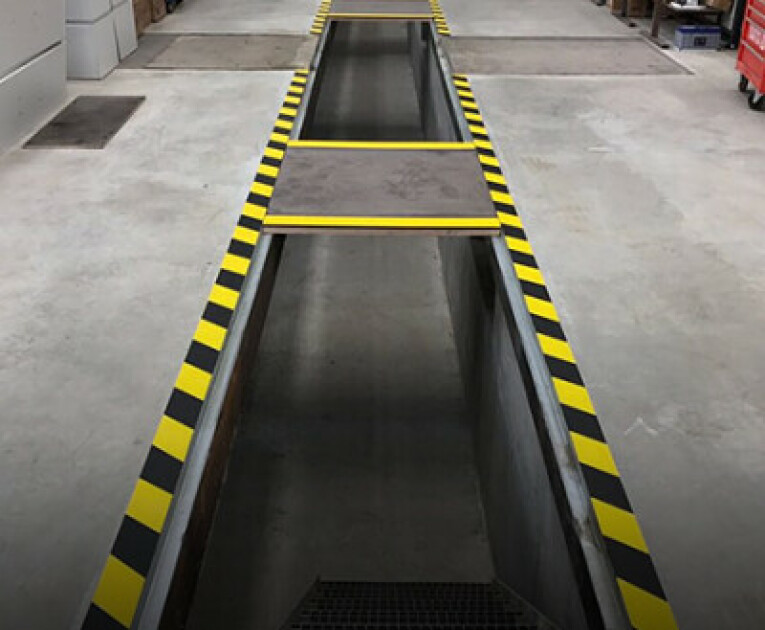 Horizontal markings SOLIDLUX | No2slide.com